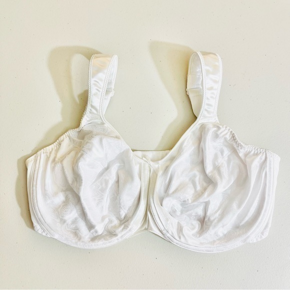 Bali | Intimates & Sleepwear | Bali Intimates Sleepwear Women Bra Size ...